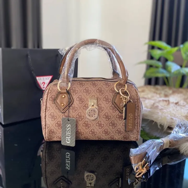 กระเป๋าถือ ทรงโดม หมอน ขนาดพอดี GUESS JENSEN BOX SATCHEL กระเป๋าทรงหมอน ...