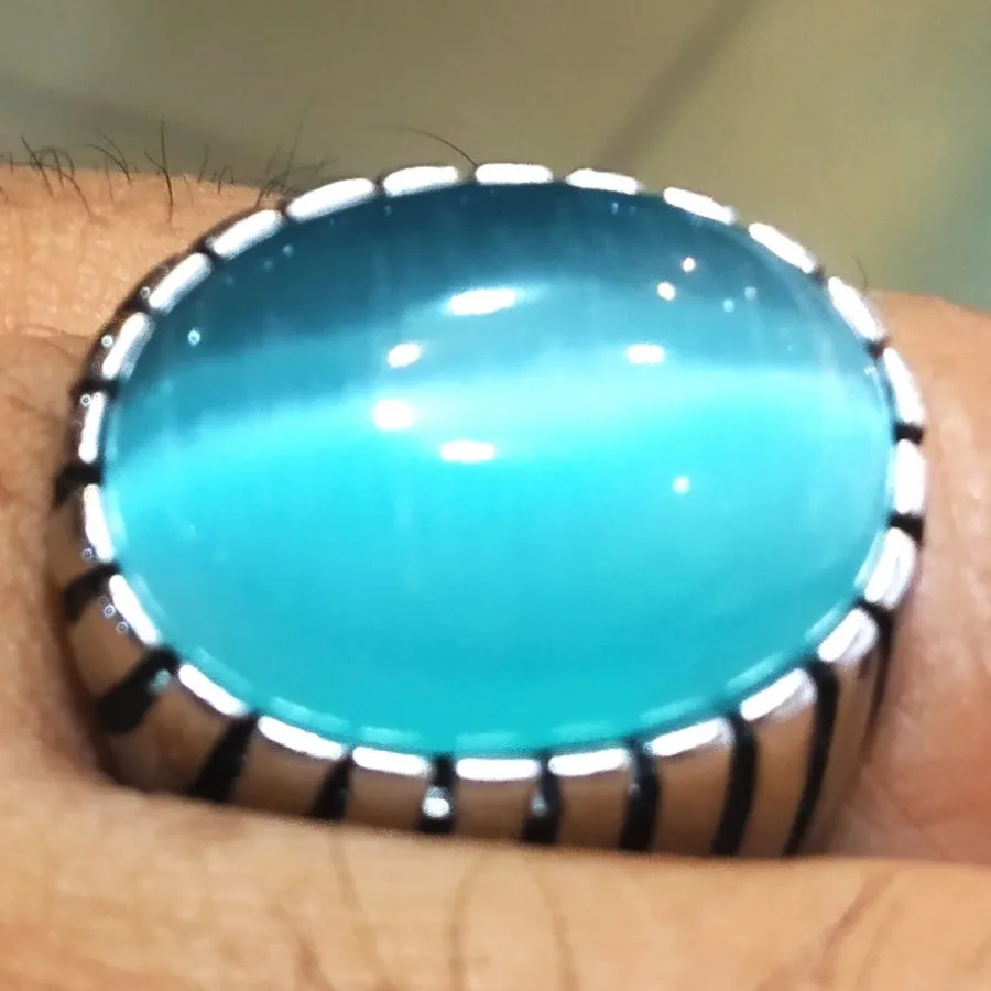 Batu Mata Kucing Biru