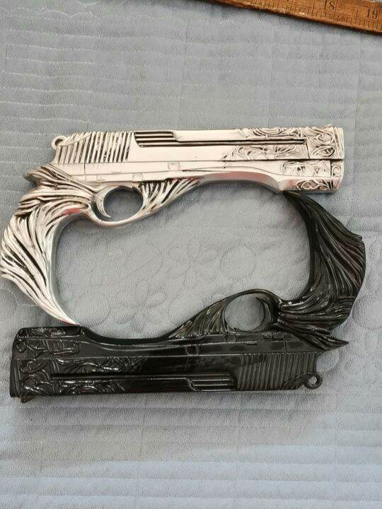 DMC, the devil may cry Dante, with the same white elephant around you ...