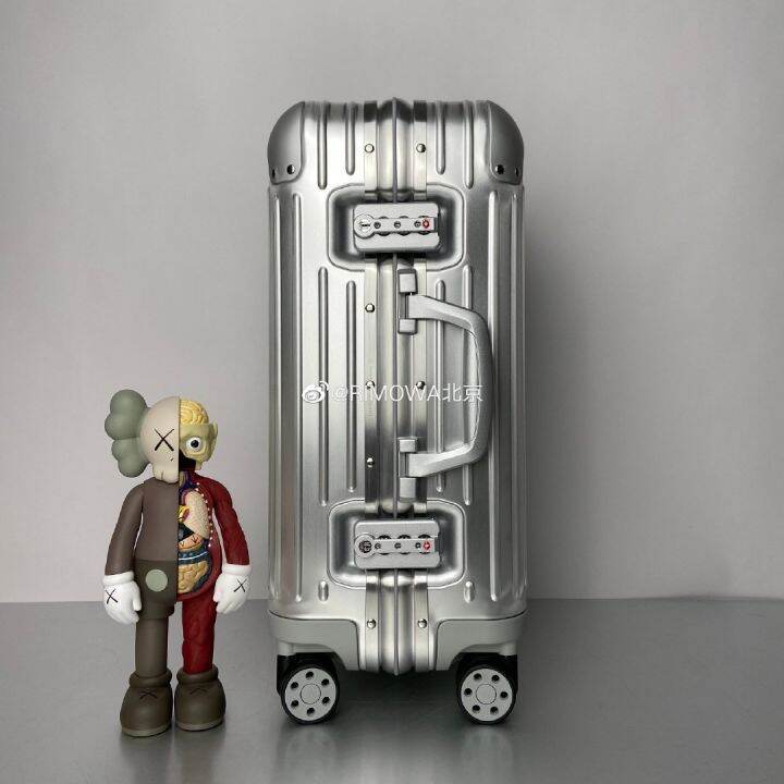 The new RIMOWA Original silver classic boarding box trolley suitcase ...