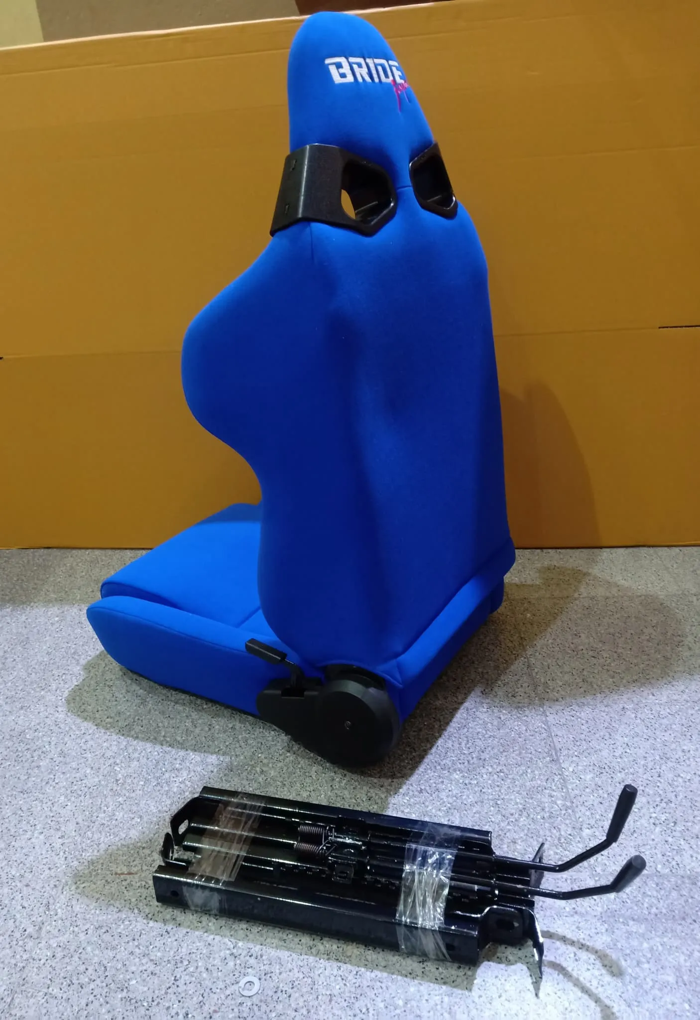 เบาะ bride vorgaสีล้วนรถยนต์เเบบปรับเอนได้มาพร้อมรางเลื่อนดูรายระเอียด ...