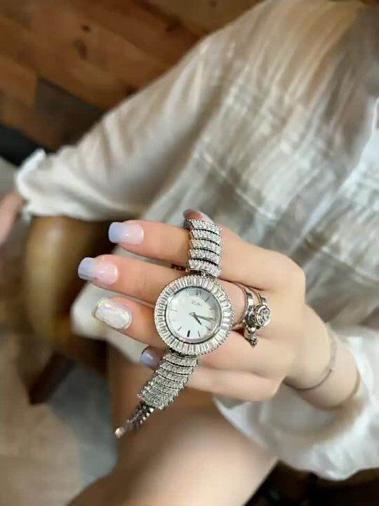 สร้อยข้อมือ Poem Gaudi นาฬิกาข้อมือผู้หญิงยิปโซประดับเพชรเต็มหน้า ...