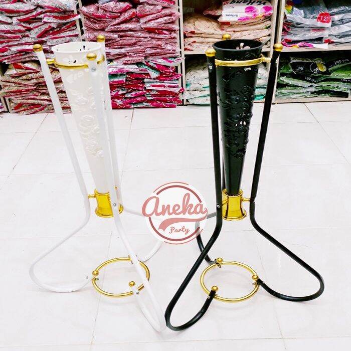 Standing Pot Besi Kerucut / Pot Bunga Sudut / Vas Bunga Corong Besi ...