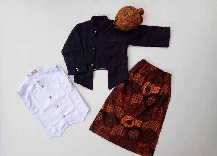 Beskap Bayi | Baju Unik | Baju Adat Jawa | Kostum Daerah | Baju Daerah ... Beskap Bayi | Baju Unik | Baju Adat Jawa | Kostum Daerah | Baju Daerah ...