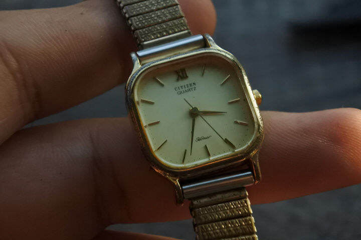 นาฬิกา Vintage มือสองญี่ปุ่น CITIZEN Homer ระบบ Quartz ผู้หญิง ทรงสี่เหลี่ยม TV กรอบทอง หน้าทอง ...