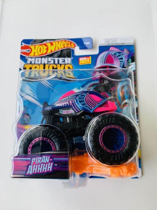HOTWHEELS HOT WHEELS MONSTER TRUCKS TRUCK PIRANHA HITAM SKALA 1 : 64 ...