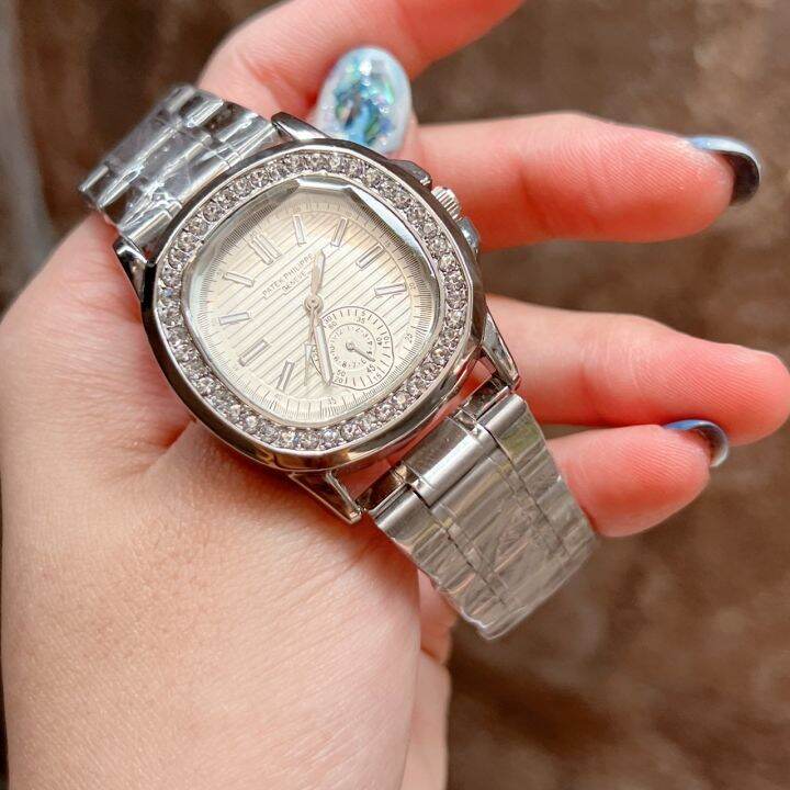 Watchtime นาฬิกาข้อมือแฟชั่นผู้หญิง ปาเตะ หน้าปัดล้อมเพชรขนาด 32 มม. ...