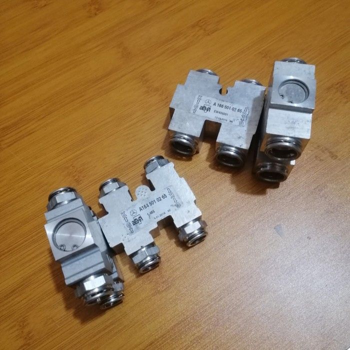 Thermostat Oil Cooler Hose Gearbox Mercedes W164 W166 A1645010265 ORI ...