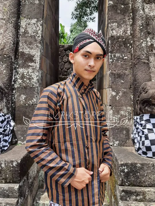 Baju Surjan Lurik Jawa Gratis Blangkon / Baju Batik Jawa Bonus Blangkon ... Baju Surjan Lurik Jawa Gratis Blangkon / Baju Batik Jawa Bonus Blangkon ...