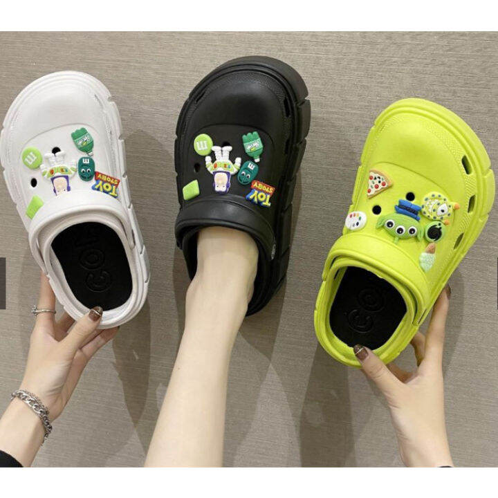 Crocs Ultra Lightweight With Cute Sticker For Women Hot Trend This Year ...