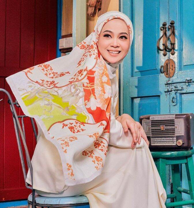 AMEERA ZAINI INDAH SQUARE SCARF COTTON VOILE (100% ORIGINAL) WITH ...