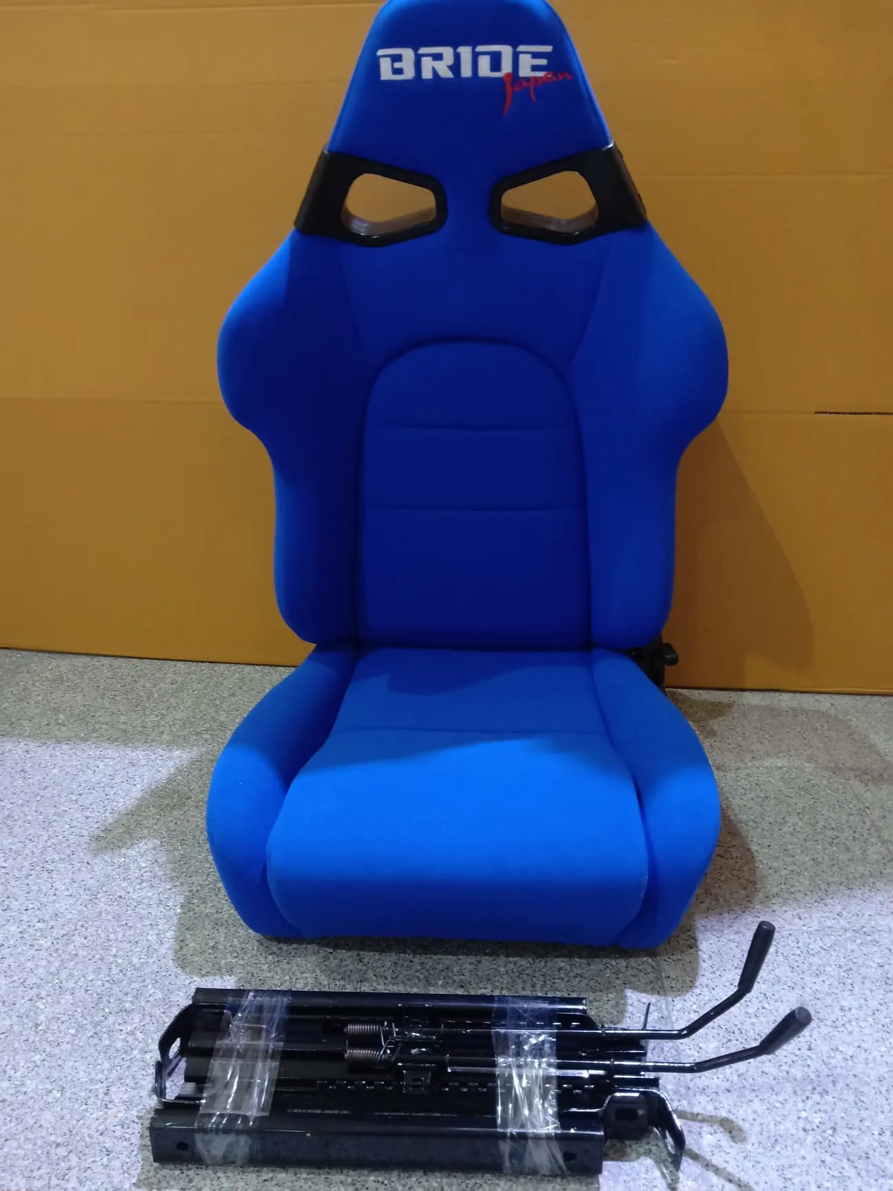 เบาะ bride vorgaสีล้วนรถยนต์เเบบปรับเอนได้มาพร้อมรางเลื่อนดูรายระเอียด ...