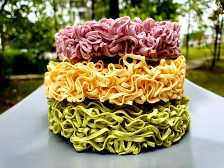 Spinach Noodle/菠菜面/Emperor Noodle/皇廷面/Mee Carrot萝卜面 Dried Noodle/Dry ...