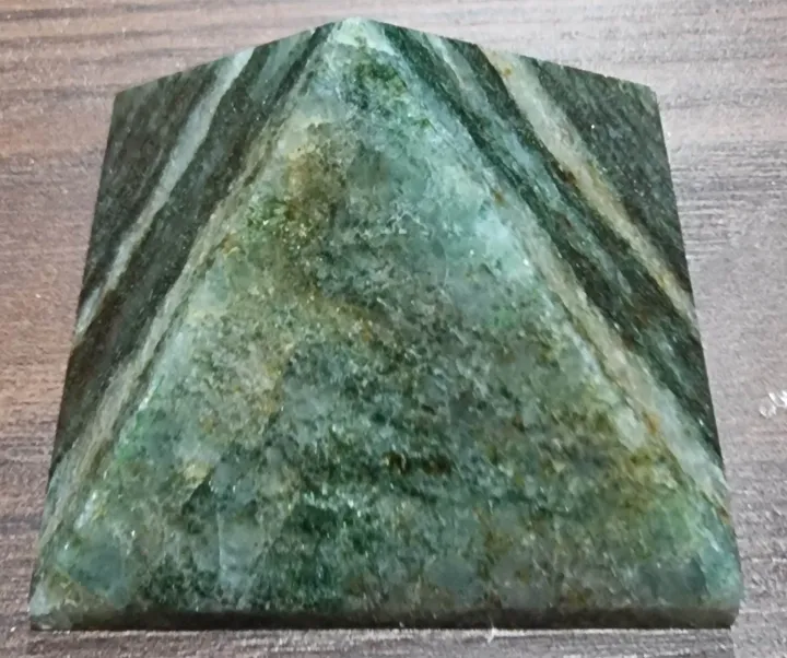 Energized Green Jade Pyramid reiki healing crystal pyramid chakra ...