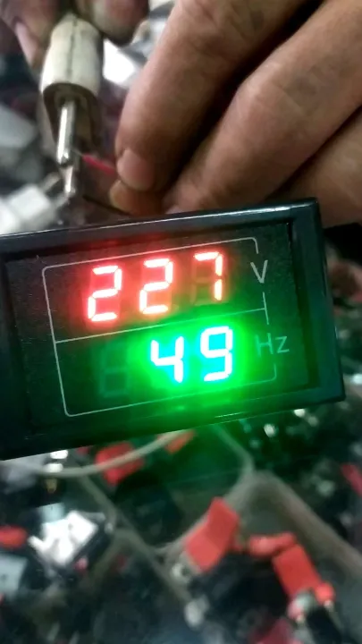 display volt meter dan frekuensi hz Meter untuk mengetahui besaran ...