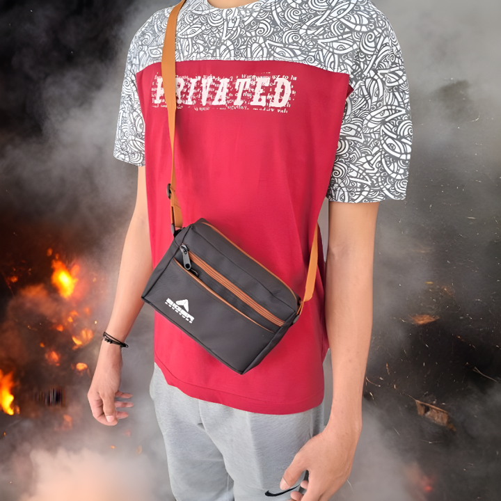 Tas Selempang Pria MultiF ungsi: Muat Banyak Barang dengan Desain ...