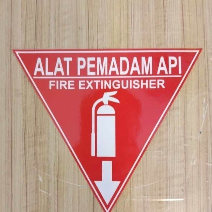SIGN STICKER SEGITIGA APAR UKURAN 35X35CM K3 RAMBU | Lazada Indonesia