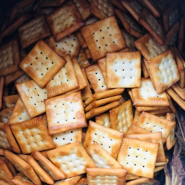 Biskut Mayat HwaTai Hard Cracker Biscuit Biskut Tawar Kecil Biskut ...