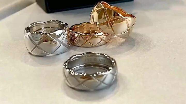 V จินเสี่ยวเซียง COCO แหวนรูปสี่เหลี่ยมขนมเปียกปูนซ้อนกัน S925 แหวนคู่เพชรรุ่นเงินแท้แหวนเรียบ ...