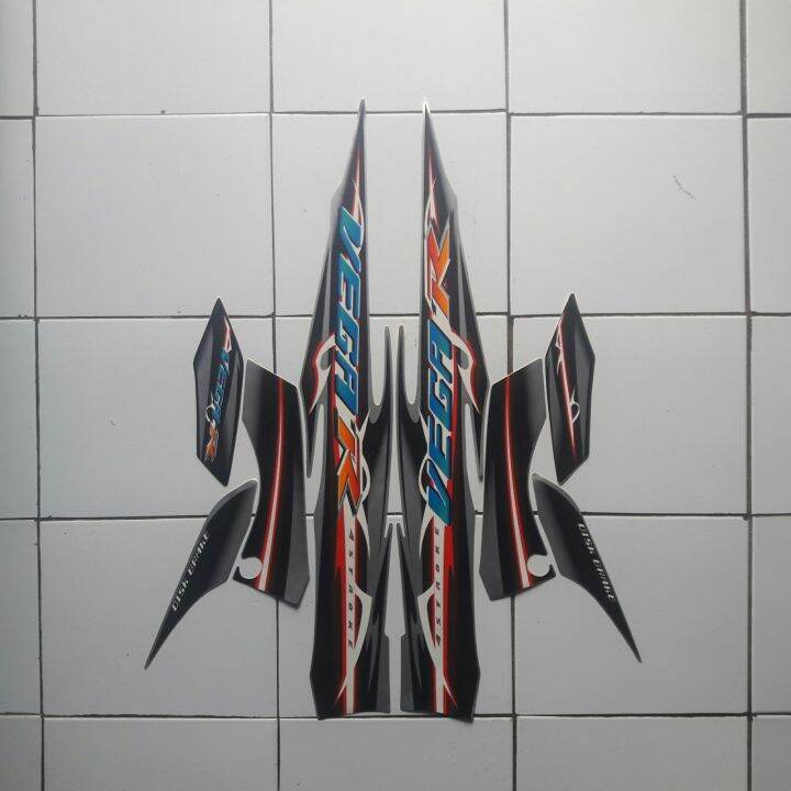 Stiker striping sticker lis motor yamaha Vega R 2007 Silver-hitam ...