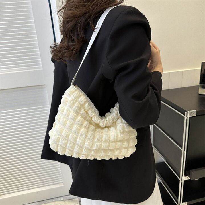 GDGDG ผ้าใบกระเป๋าสะพายไหล่ฟองพับจีบกระเป๋าแบบหนีบแขนเมฆพกพาได้ด้วยความ ...