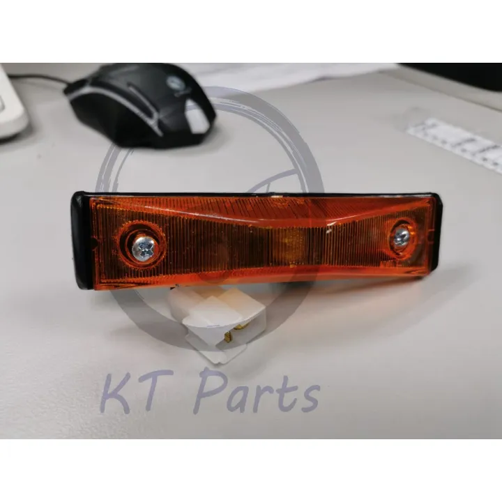 TOYOTA COROLLA KE70 / KE72 / KE75 / KE76 DX RG GL FENDER SIGNAL LIGHT ...