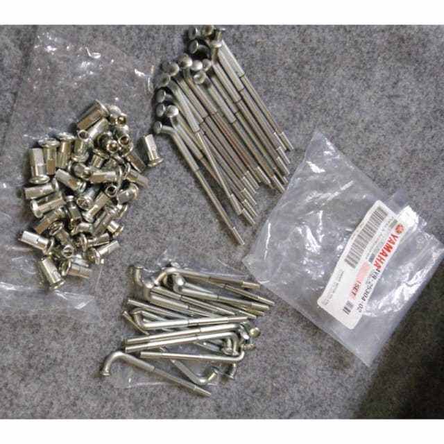 VIRAGO XV650 DRAGSTAR SPOKES SET , REAR WHEEL (YAMAHA100%ORIGINAL) 4VR ...