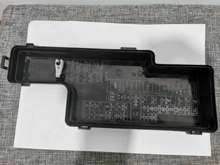 cover tutup box sekring fuse box innova reborn hilux revo fortuner vrz ...