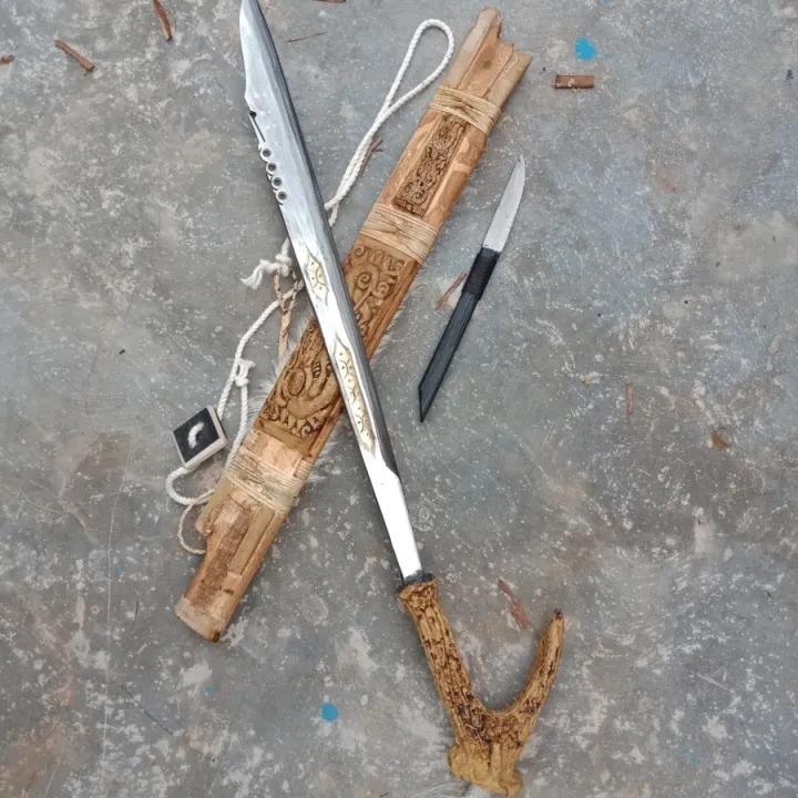 Mandau Dayak Suku Kalimantan Motif Ukir Balut Kulit | Lazada Indonesia