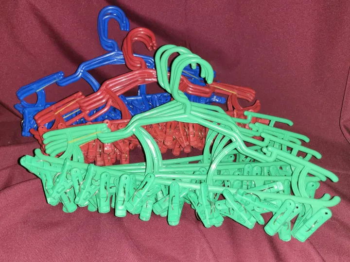 set of 6pcs. hanger with clips (11 clips per hanger) / hanger with ...