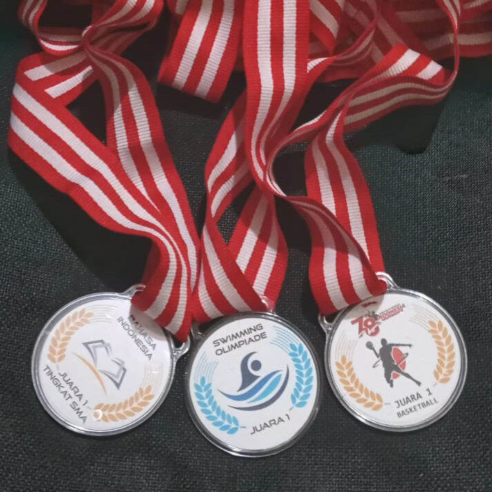 Medali akrilik mika BENING costum Plus Tali Merah Putih bisa costum ...