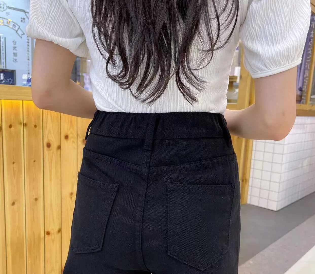 Kaykai_Shopพร้อมส่งกางเกงยีนส์เอวสม็อคด้านหลังทรงกระบอก แนวเกาหลี #8506 ...