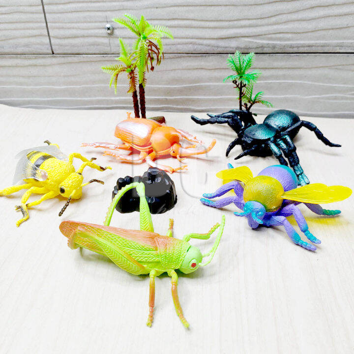 Blink Jungle World Insect Mainan Miniatur Serangga Karet Laba Lebah ...