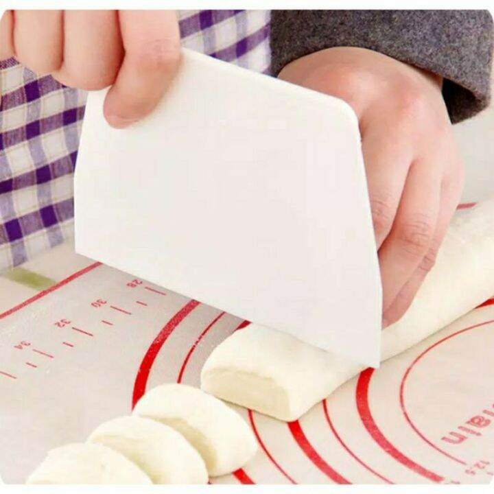 Scrapper Trapezium Cutter Plastik Pemotong Adonan Roti | Lazada Indonesia
