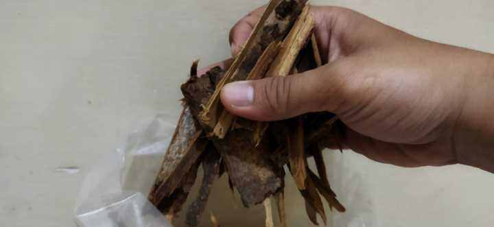 Potongan Potongan Kulit kayu raru untuk obat diabetes Berat kemasan 200 ...