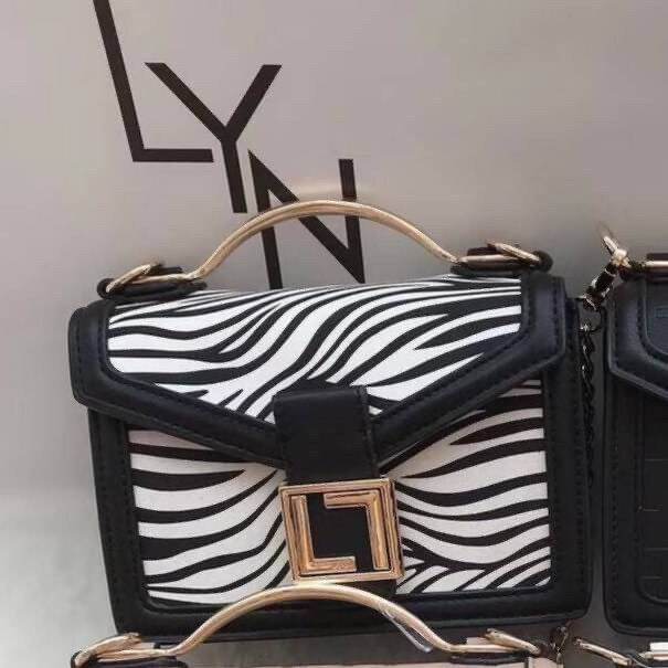 กระเป๋าสะพาย Lyn Mini Crossbody Bag คอลเลคชั่นใหม่ มี 4 สี | Lazada.co.th