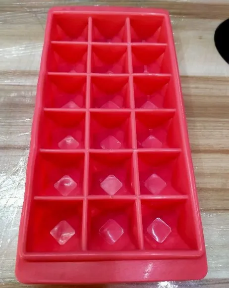 BFS 18Slots Ice Cube Shaper Red | Lazada PH