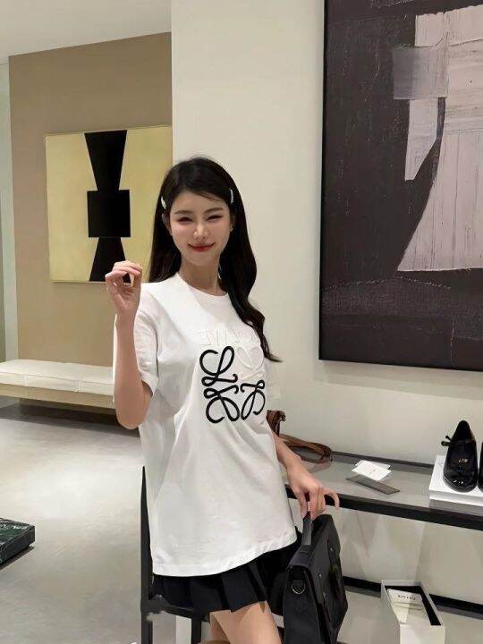 LOEWE Luo Ywei เสื้อใหม่ฤดูใบไม้ผลิและฤดูร้อนแขนแขนสั้นคอกลมปักลาย ...