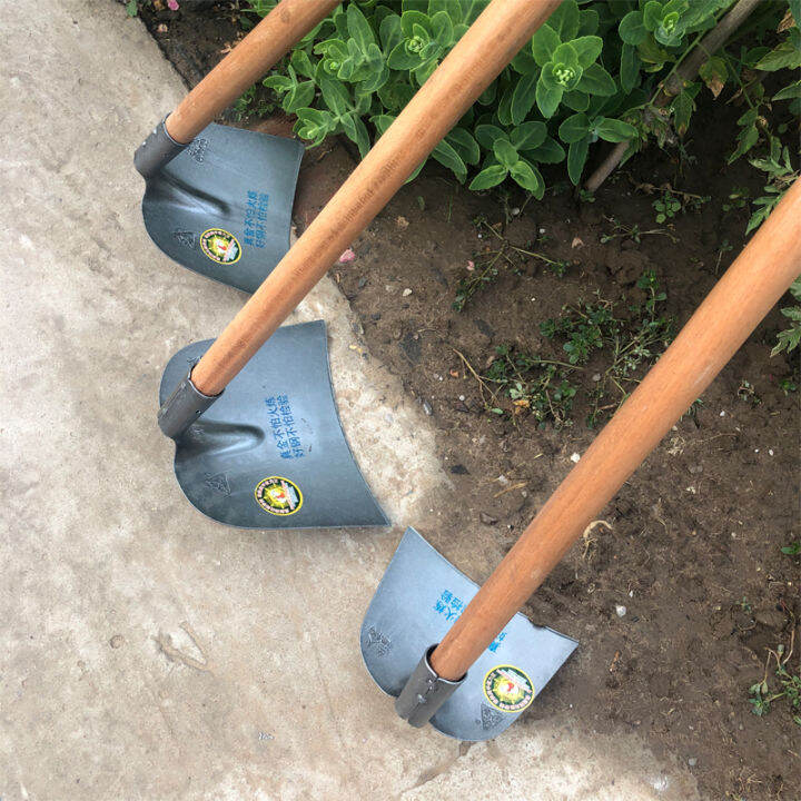 Manganese steel large wide hoe mixed with concrete, cement, sand and ...