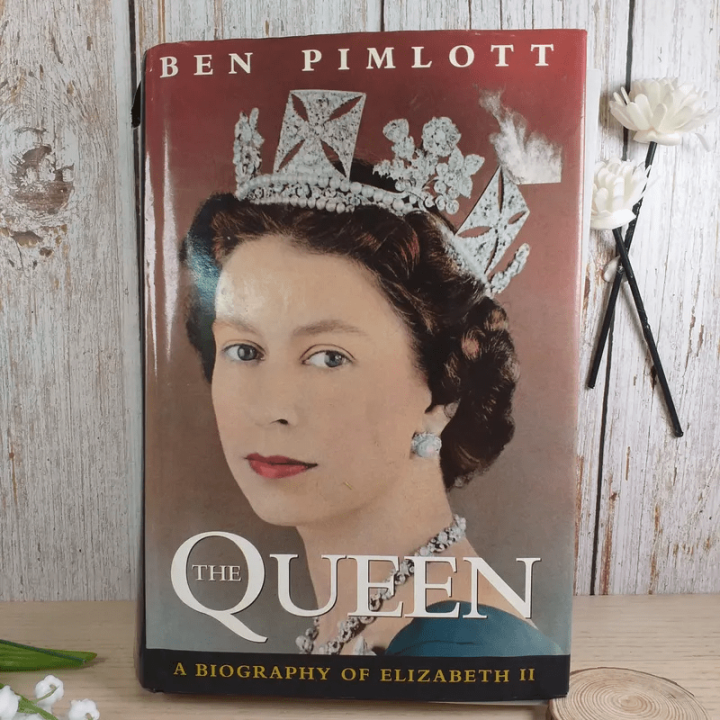 The Queen A Biography of Elizabeth II - Ben Pimlott | Lazada.co.th