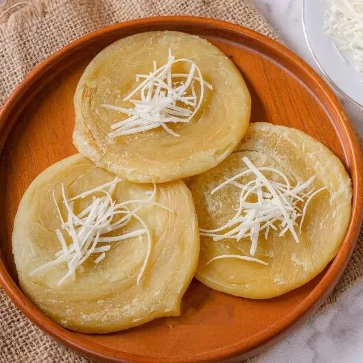 ROTI MARYAM KEJU GURIH ISI 10PCS HOMEMADE ROTI CANE / ROTI CANAI / ROTI ...