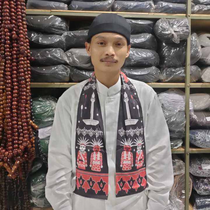 Selendang Batik Ondel Ondel Cukin Betawi Selendang Betawi | Lazada ...