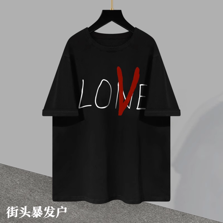 เสื้อยืดคู่รักลาย Volone Big V ผู้ชายแขนสั้น LOVE Letter แฟชั่นอเมริกัน ...