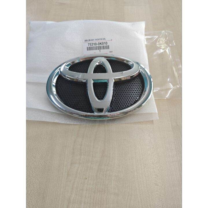 *ORIGINAL TOYOTA GUN125, GUN126 HILUX REVO 2016-2022 FRONT SALONG LOGO ...