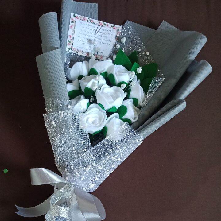 BUKET BUNGA MAWAR FLANEL / BUKET WISUDA / BUKET TUNANGAN / BUKET HARI ...