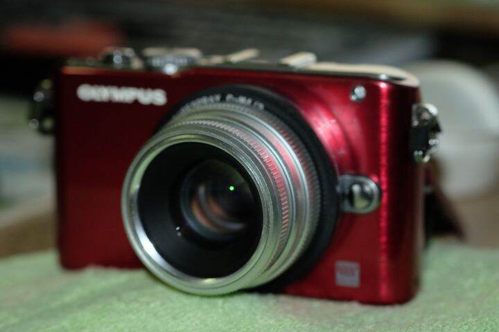 Olympus PEN E-PL3 Digital Camera with MF 35mm f1.6 Silver Lens, 3-INCH TILTING WIDESCREEN LCD ...