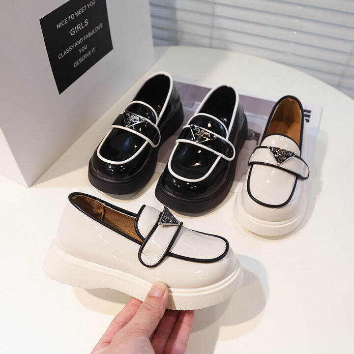 Children's school shoes spring and autumn 2022 new black patent leather shoes for little girls ...