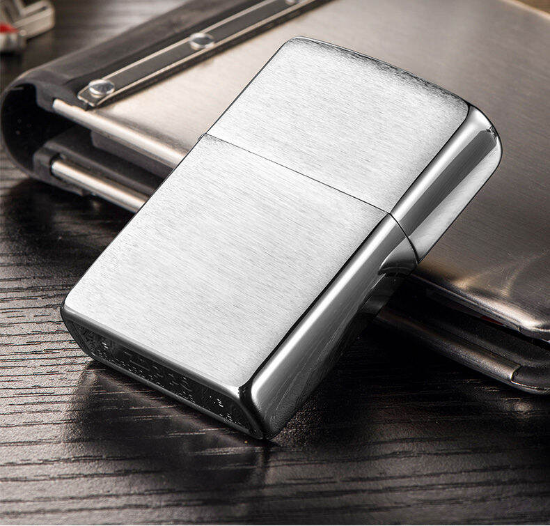 Zippo Classic Brushed Chrome Windproof Pocket Lighter | Zippo 200 (Lighter without fuel inside ...