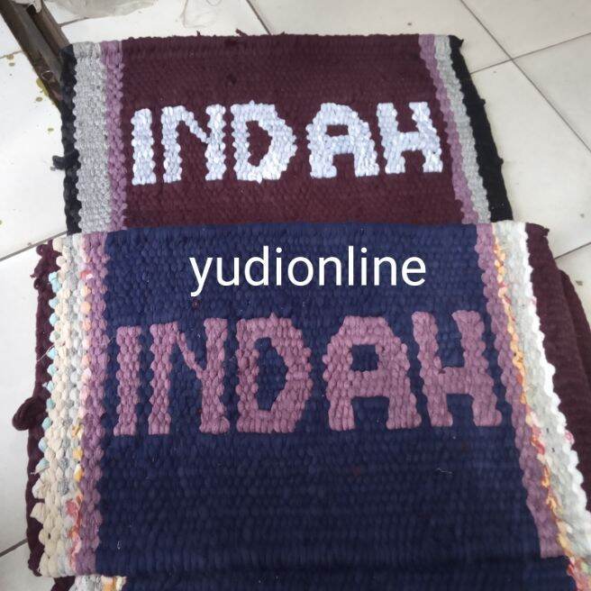 keset kaki anyam... Indah ukuran panjang 55cm lebar36..cm tebal 2cm ...