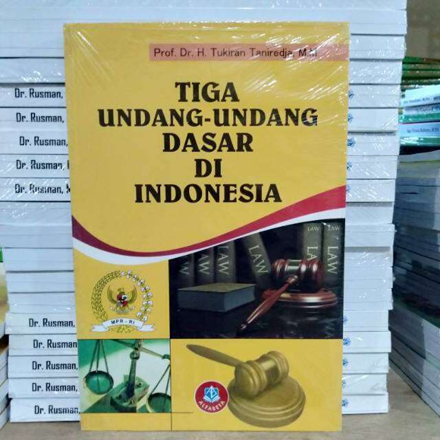 Buku Tiga Undang Undang Dasar di Indonesia | Lazada Indonesia